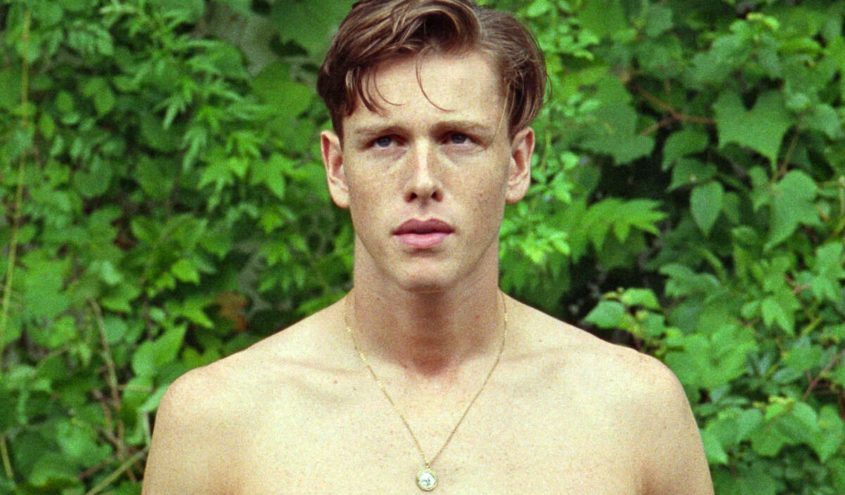 Dreamlike 'Beach Rats' explores teen's conflict