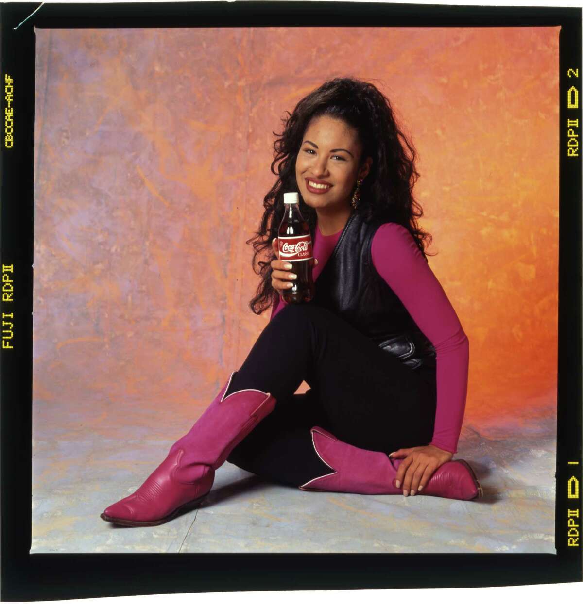 Rare Selena photos are on display at The National Museum of American ...