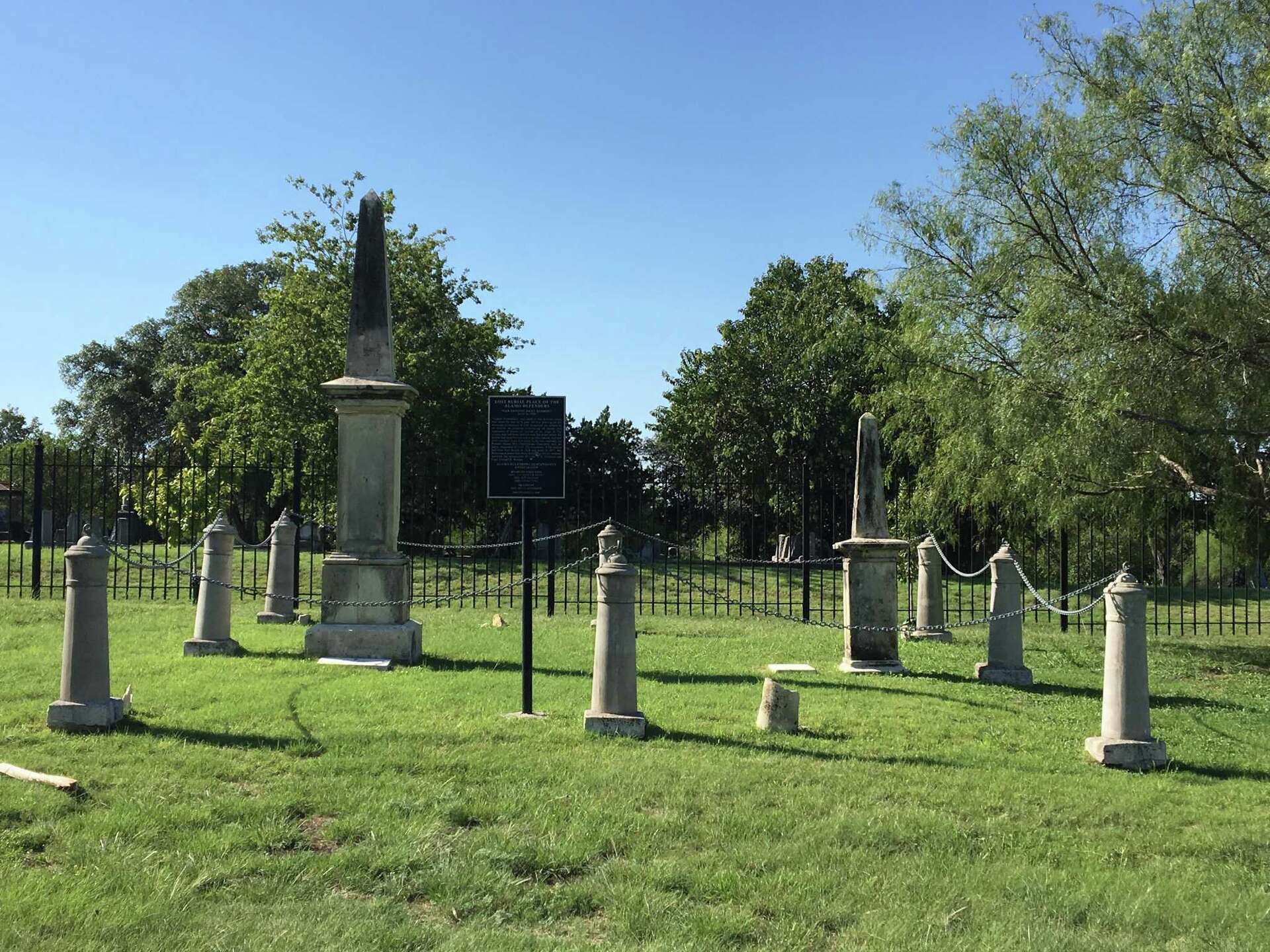 Mystery surrounds remains of Alamo fallen