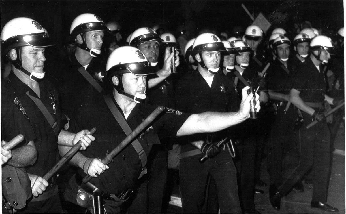 1967 Vietnam War protest photos show savagery by police in Oakland