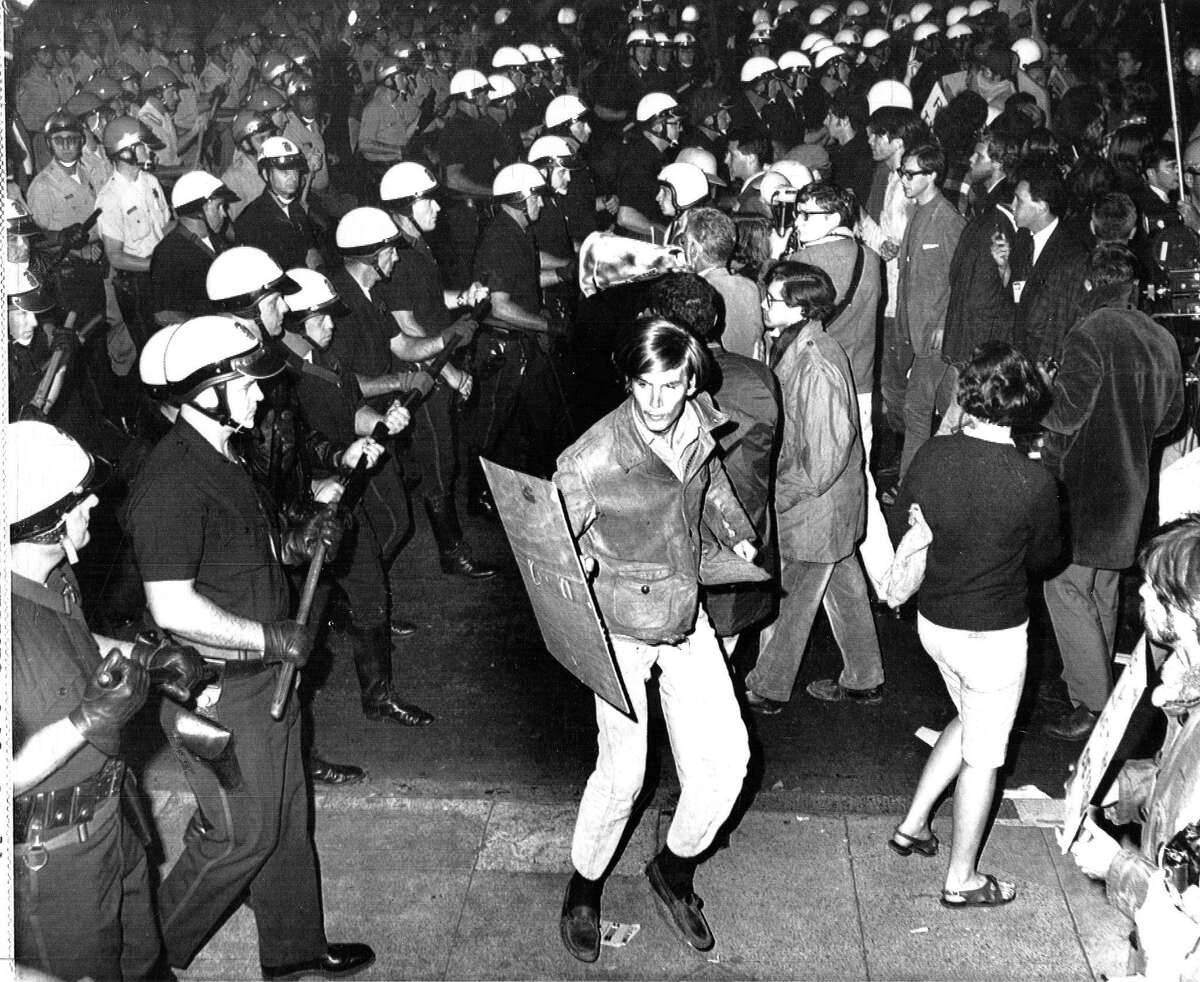 1967 Vietnam War protest photos show savagery by police in Oakland