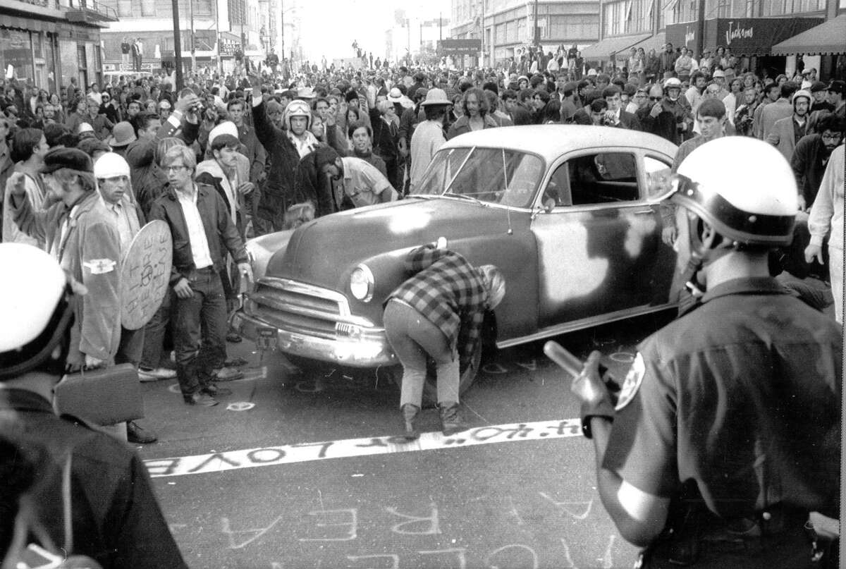 1967 Vietnam War protest photos show savagery by police in Oakland