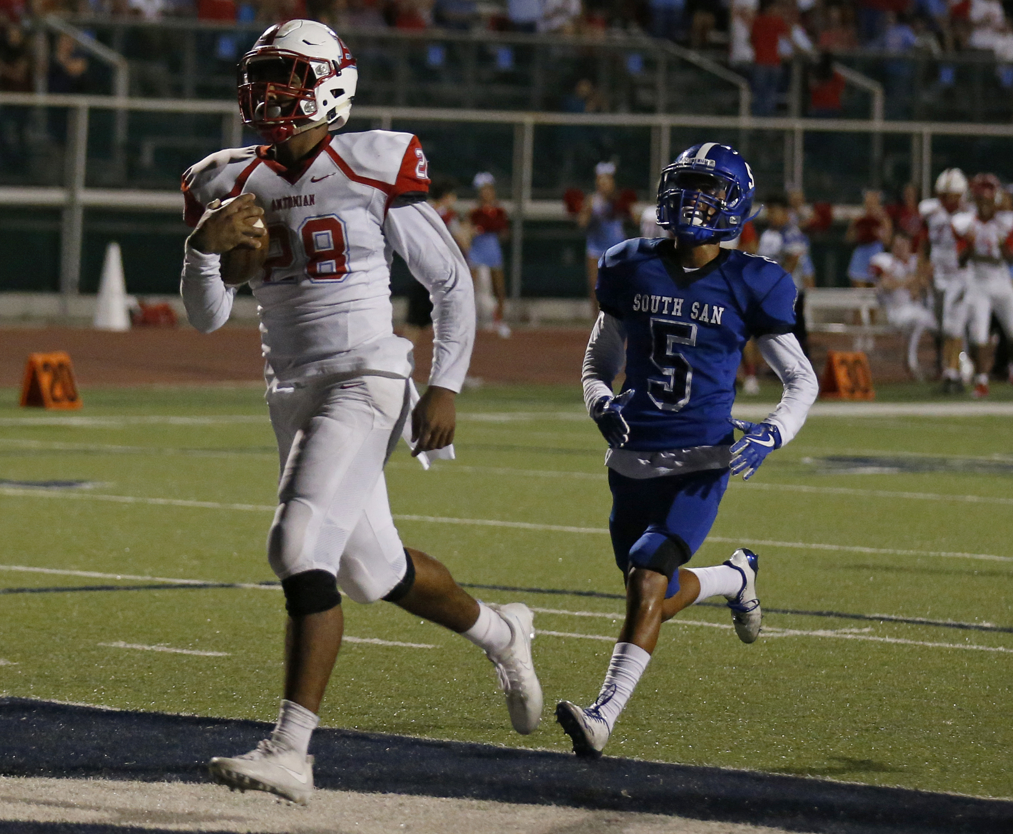 Antonian DE commits to Colorado