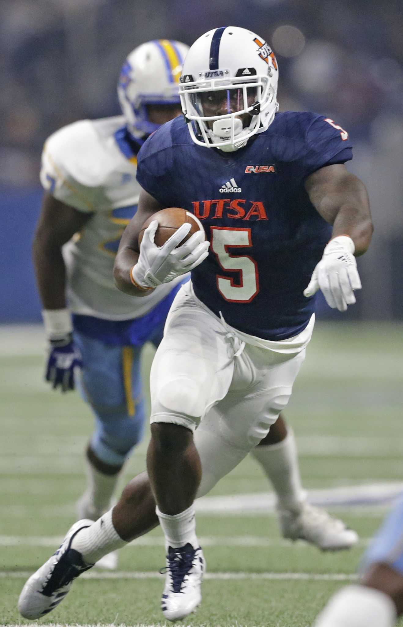 UTSA rolls past Southern in home opener