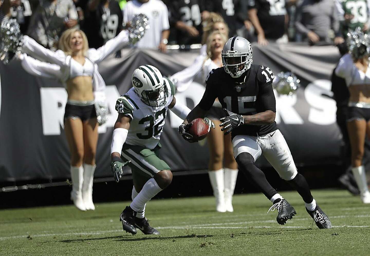 Michael Crabtree propels Raiders to easy win over Jets