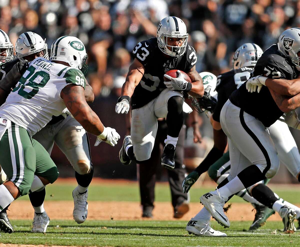 Michael Crabtree propels Raiders to easy win over Jets