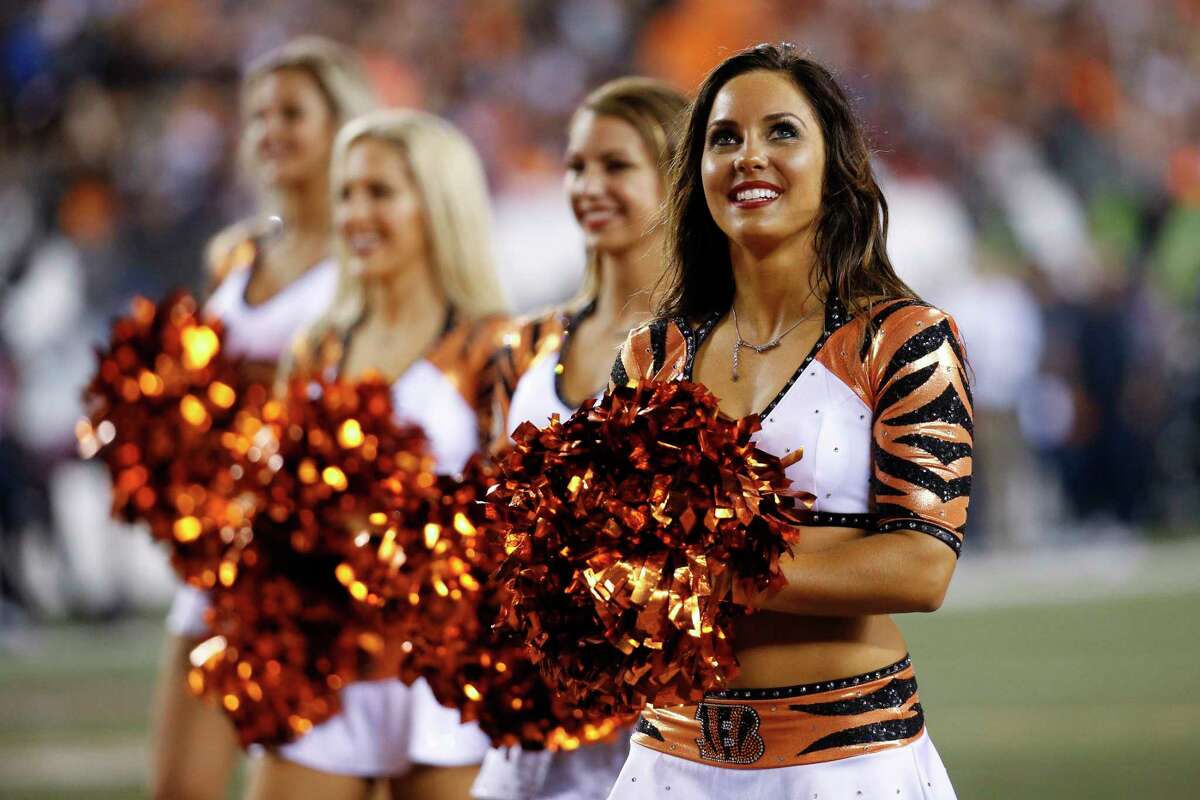 NFL cheerleaders from Week 2