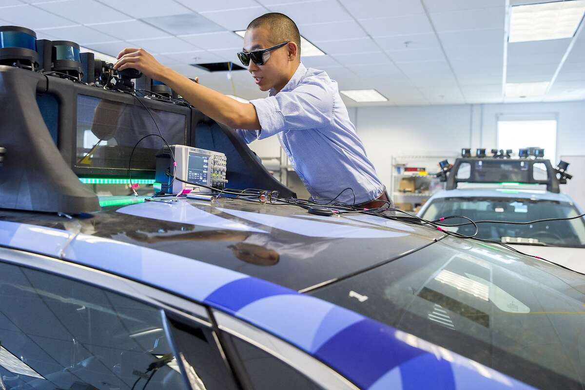 Apple buys self-driving car startup Drive.ai