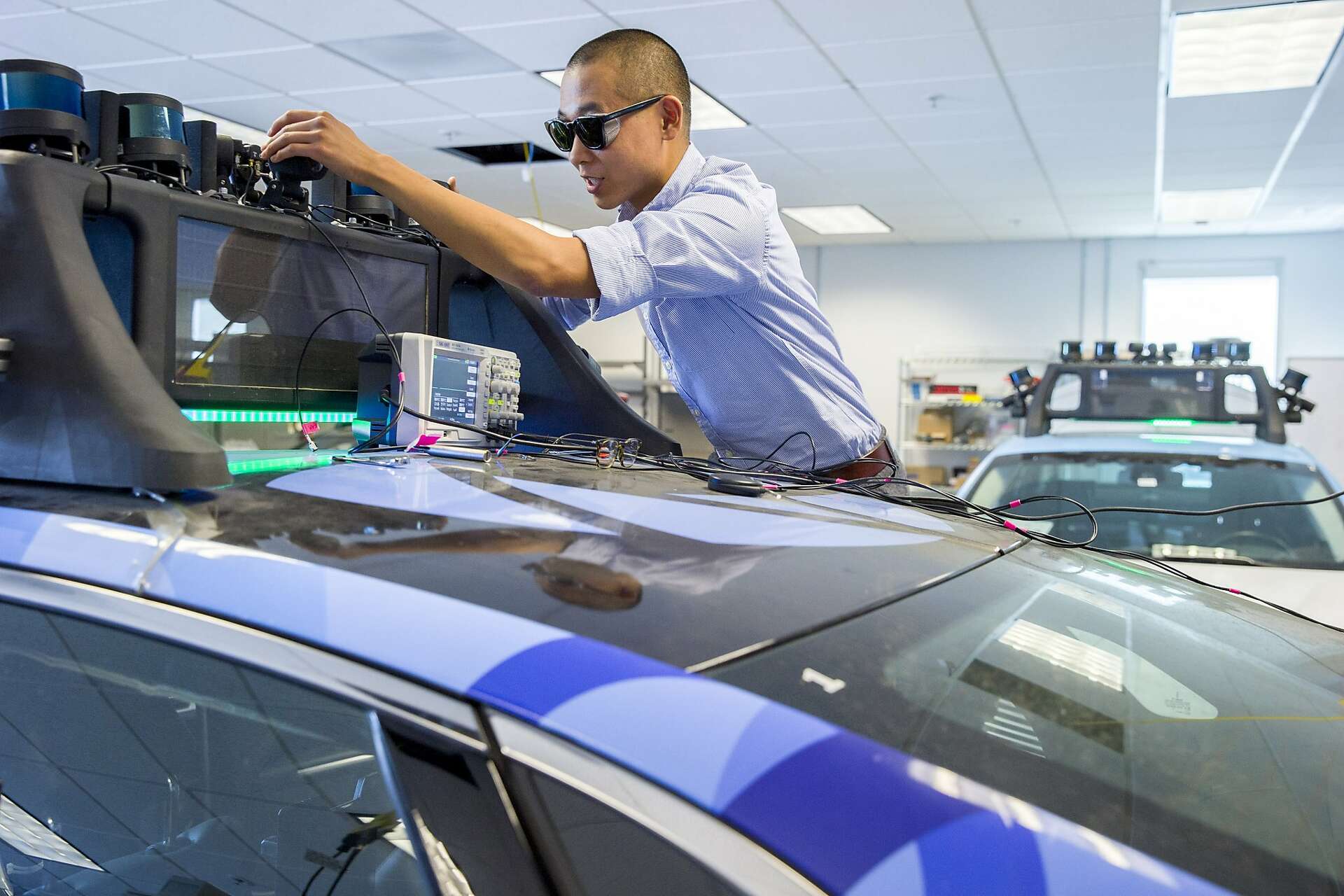 Apple buys self-driving car startup Drive.ai