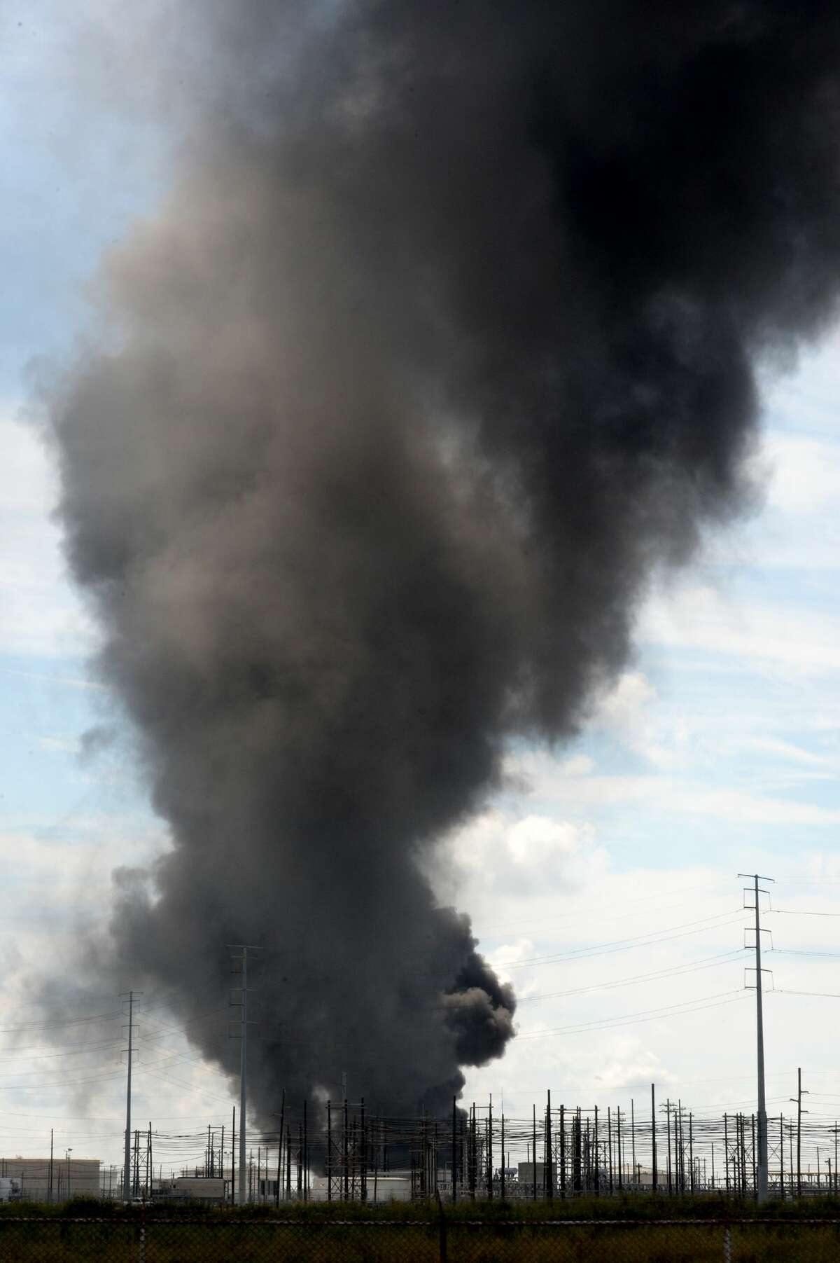 Reports: Valero fire released 1M pounds of emissions