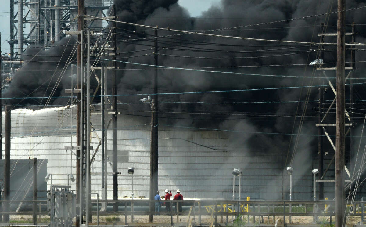 Reports: Valero fire released 1M pounds of emissions