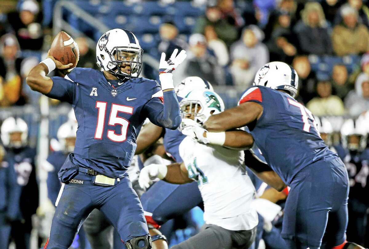 UConn QB Donovan Williams switching positions; Vontae Diggs sidelined