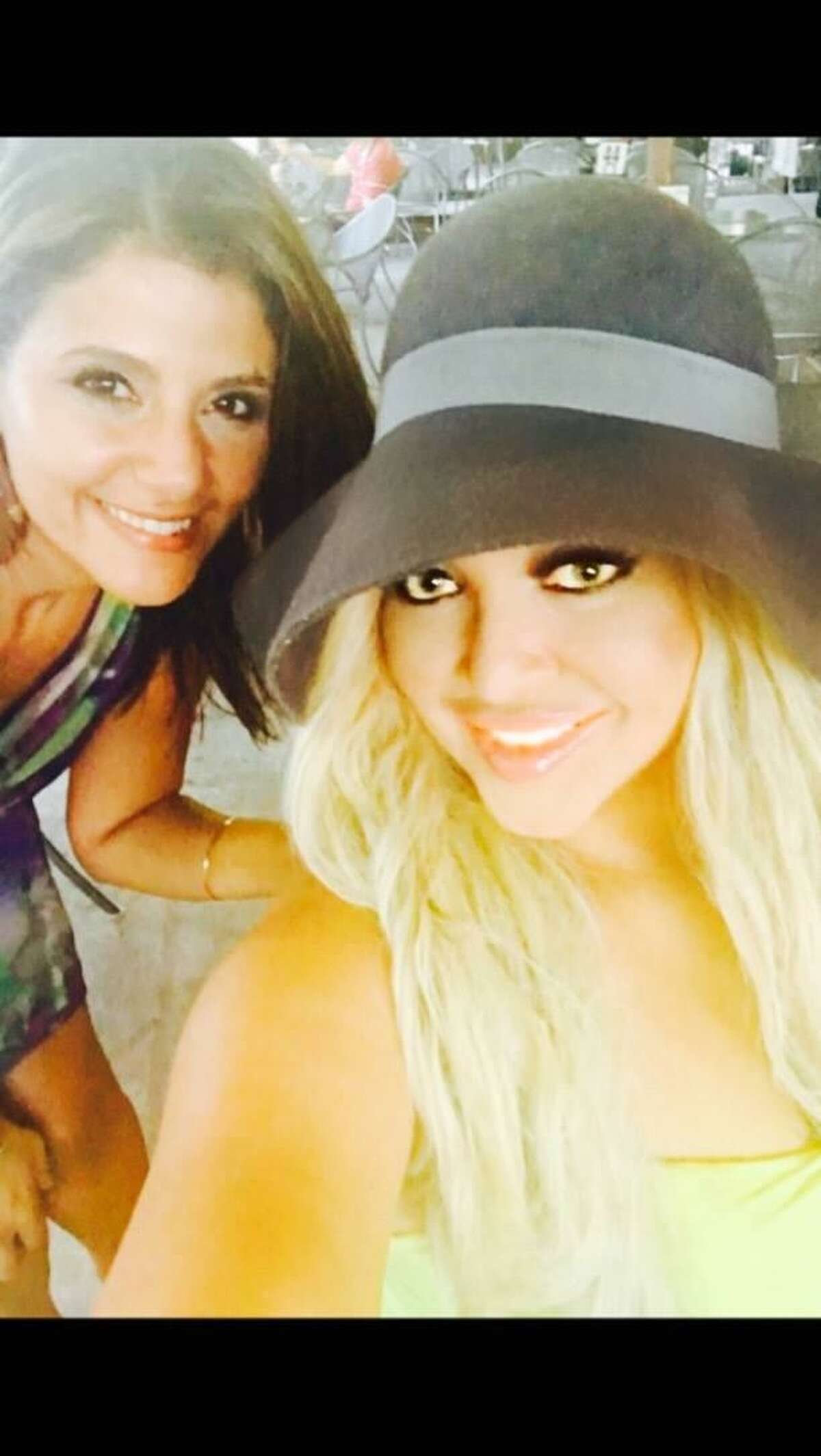 Anchorwoman Sarah Lucero, now a bodybuilder, is leaving KENS-TV