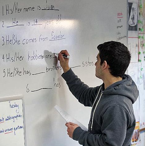 Different ways to learn English at the Danbury Library