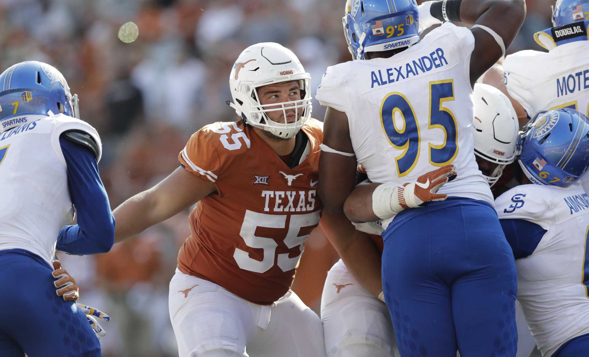 Texas LT Connor Williams won't require surgery, could return this season