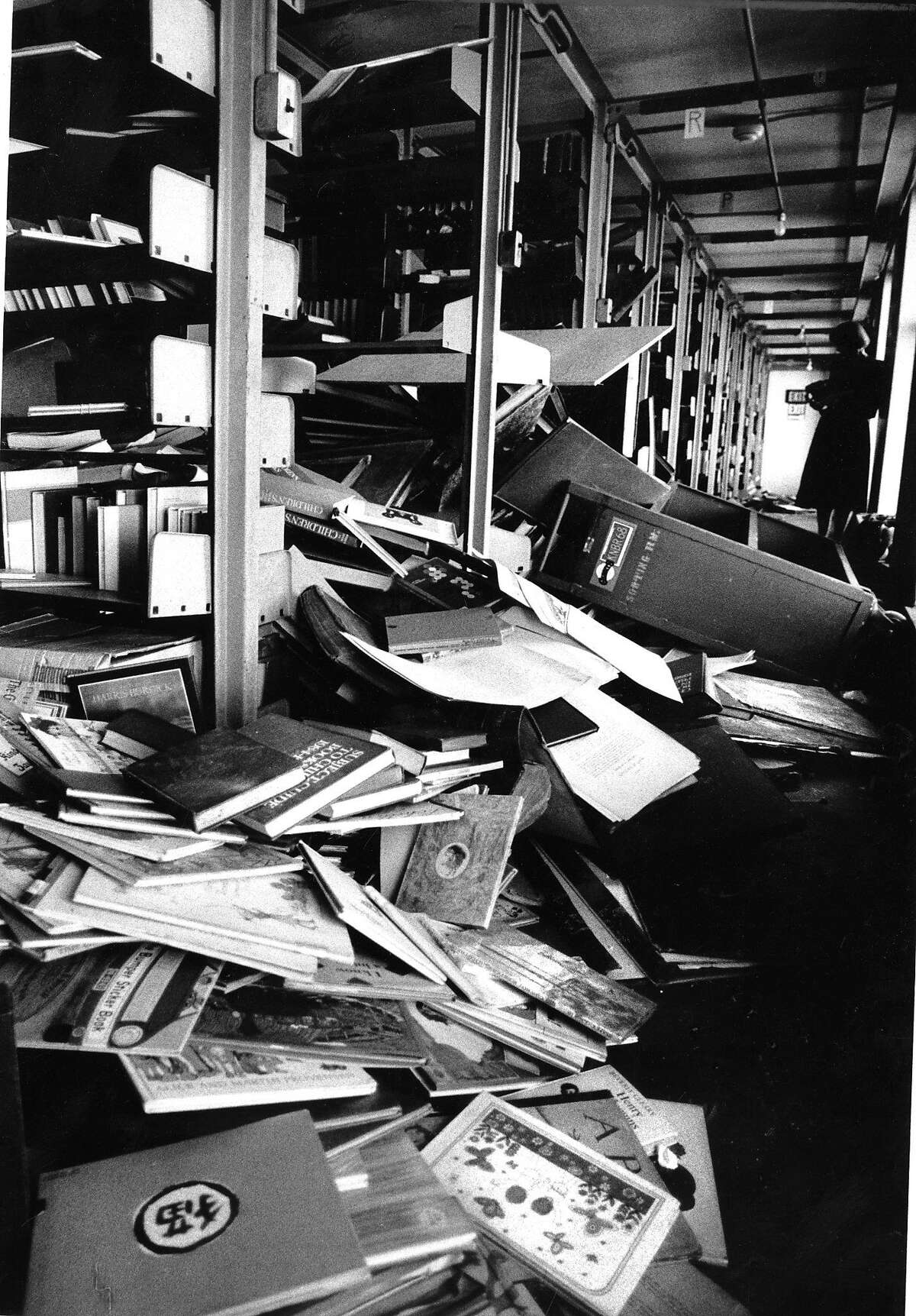 Long-forgotten Loma Prieta quake photos show disaster’s depths