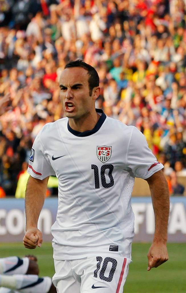 Donovan injury-time goal puts US in 2nd round