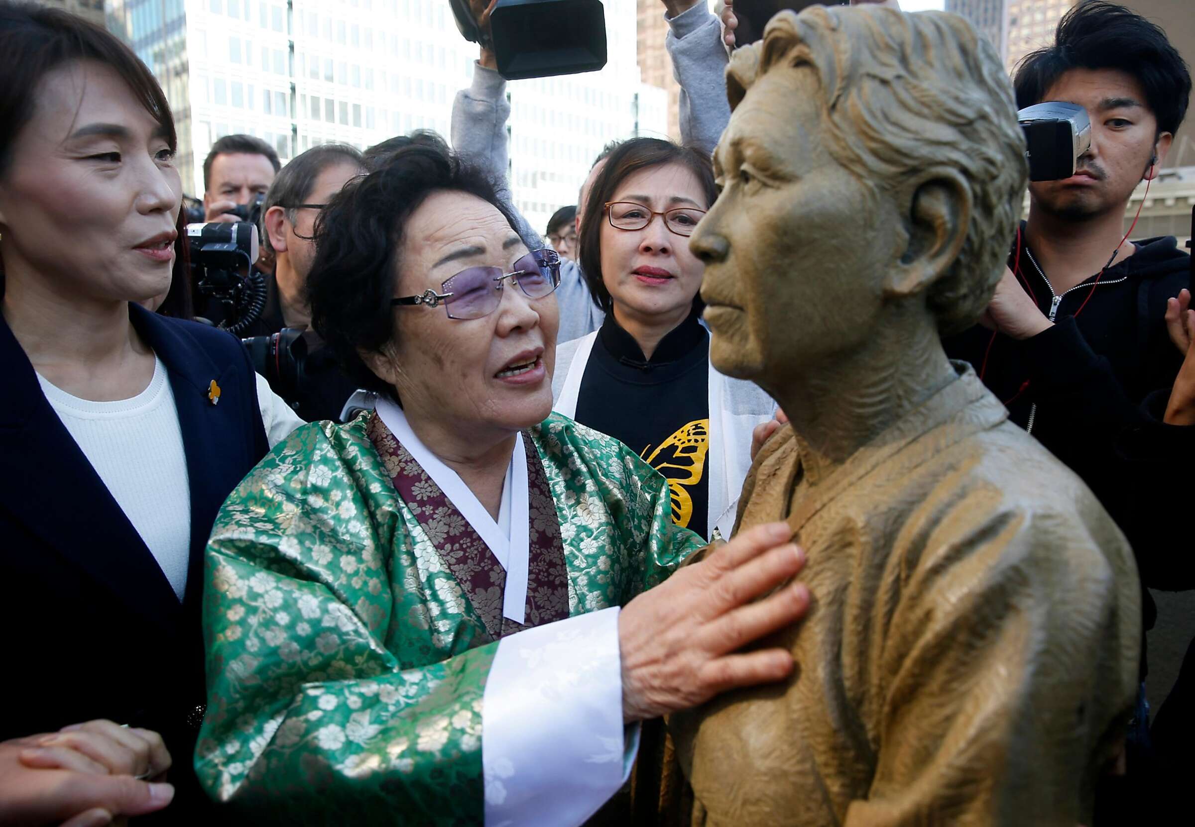 ‘Comfort Women’ statue unveiled in SF Chinatown