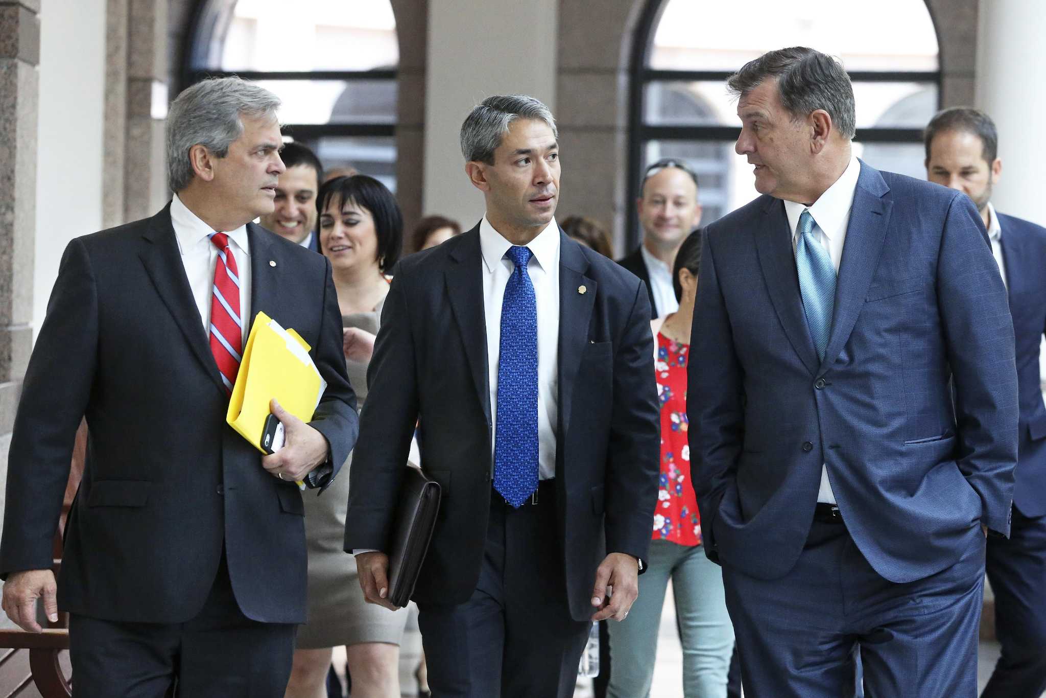 Nirenberg spars with state senator over local control