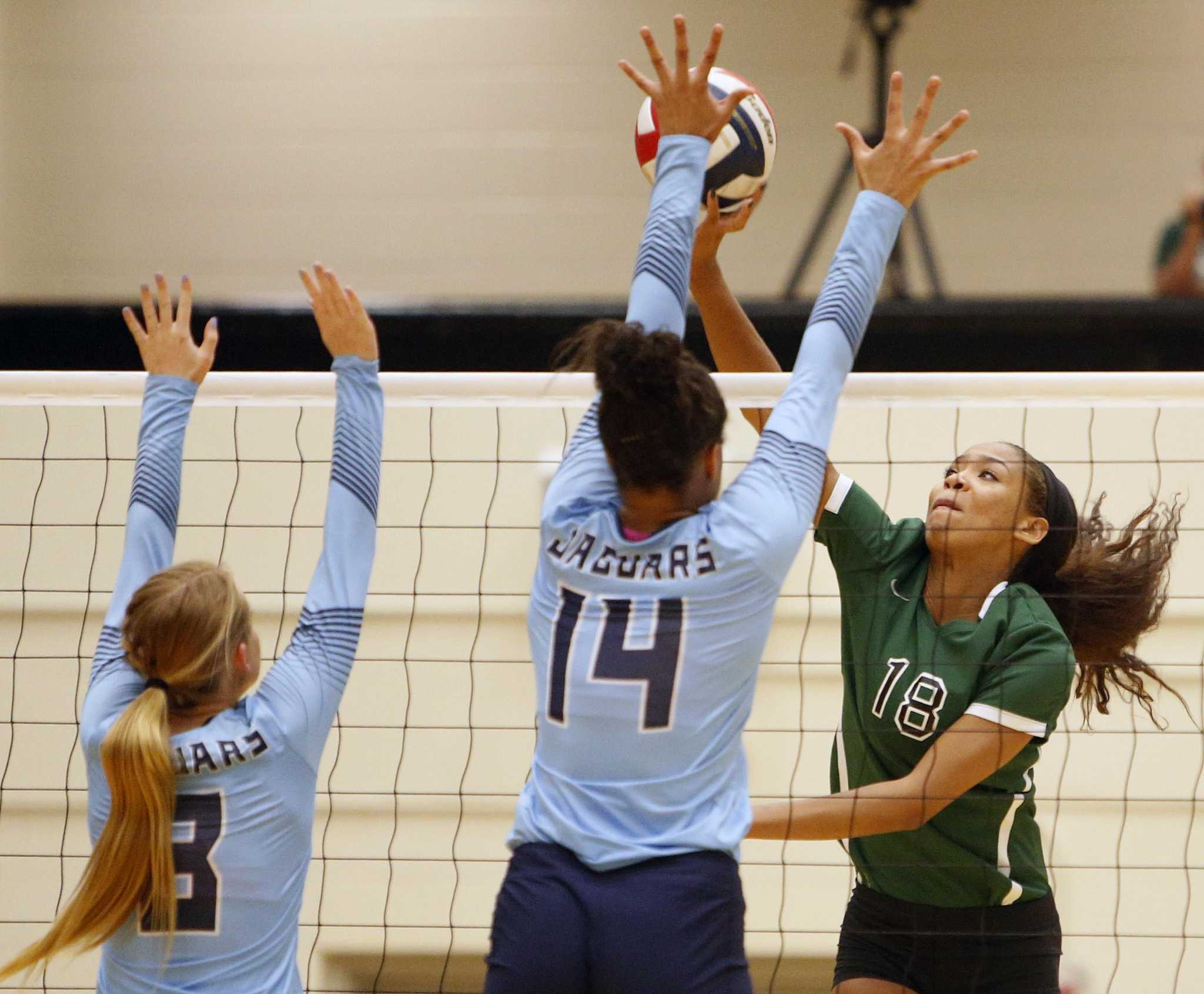 Rattlers rebound, nab top spot in 26-6A