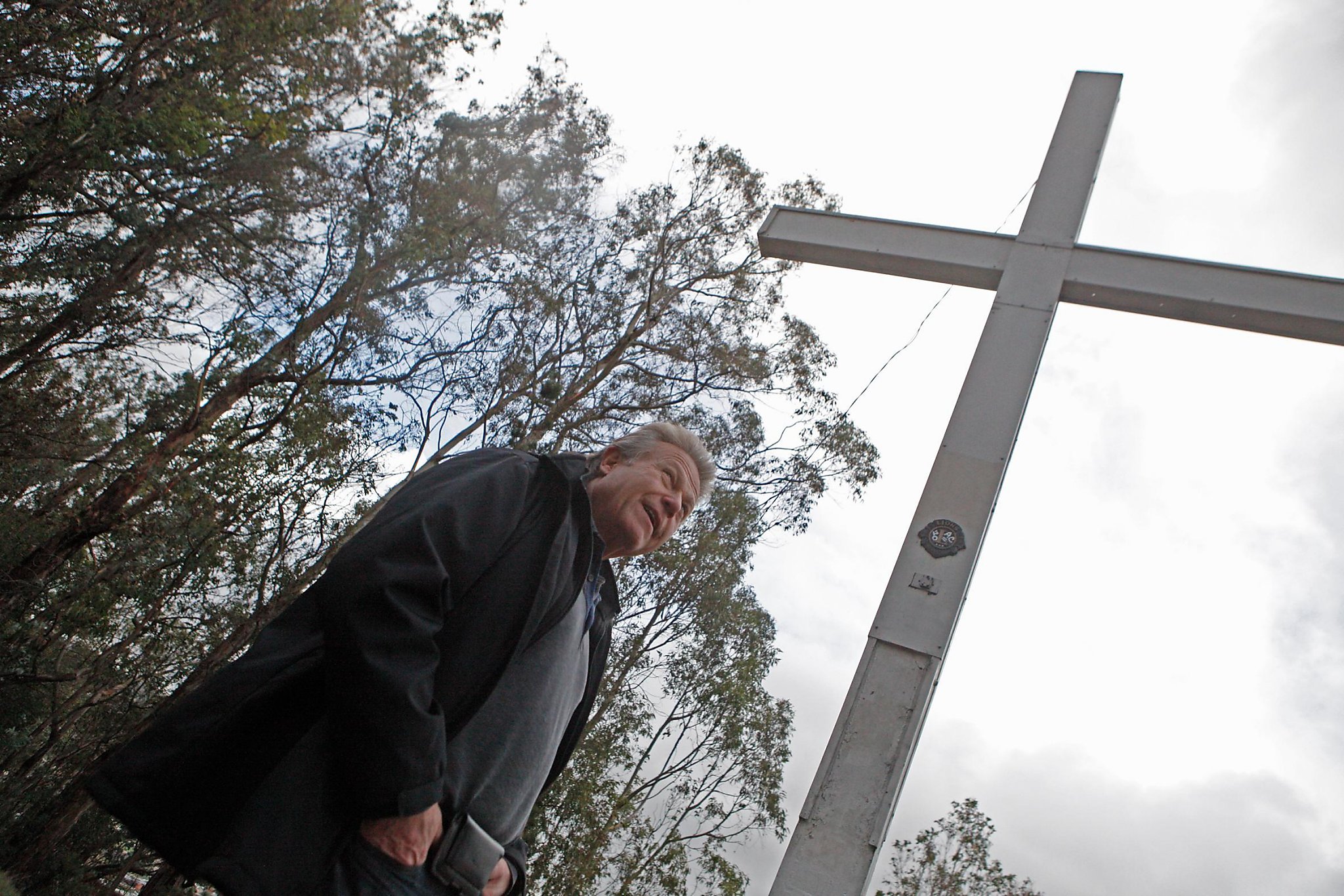 Albany, Lions Club battle over cross atop hill