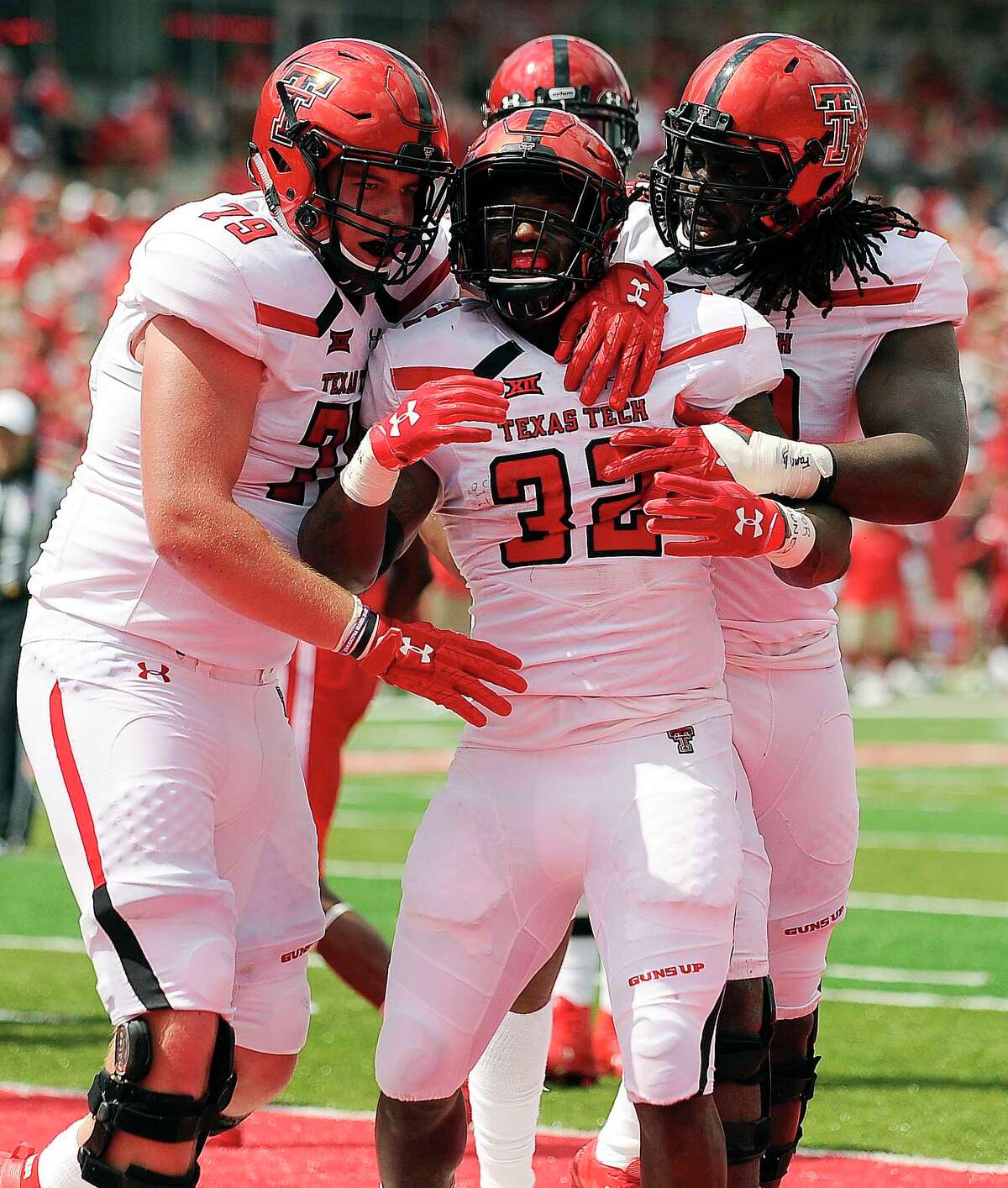 NCAA FOOTBALL: Texas Tech snaps Houston's 16-game home winning streak