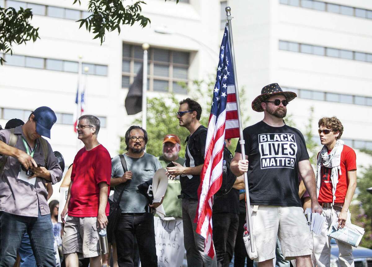 Counter-protest turns rowdy on Capitol grounds