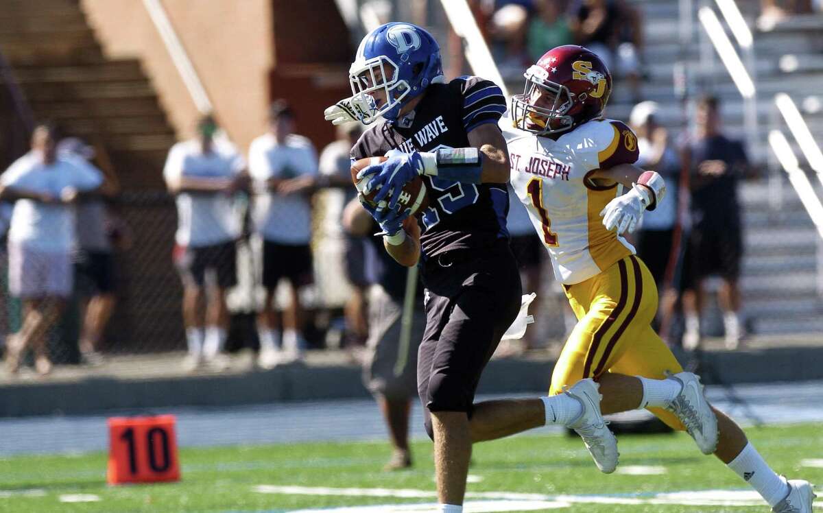 Mitch Pryor powers Darien football past St. Joseph, 42-10