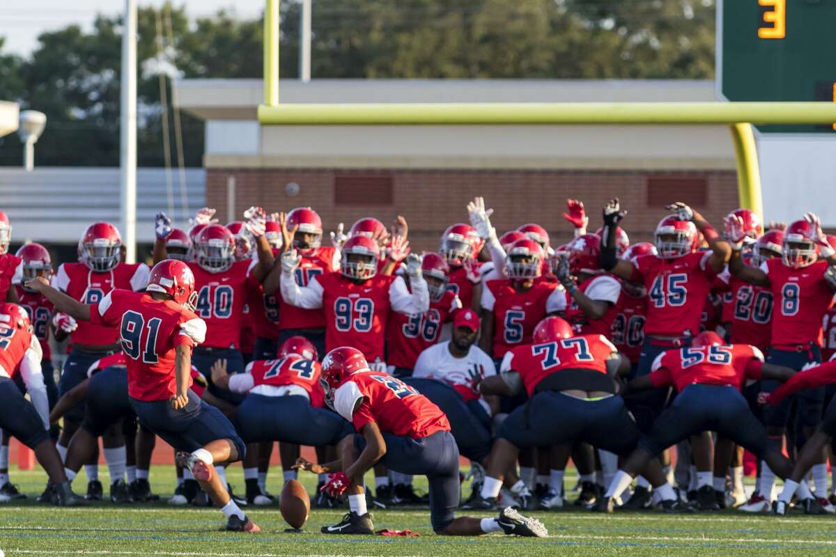 Alief Taylor defeats Seven Lakes to pick up first win
