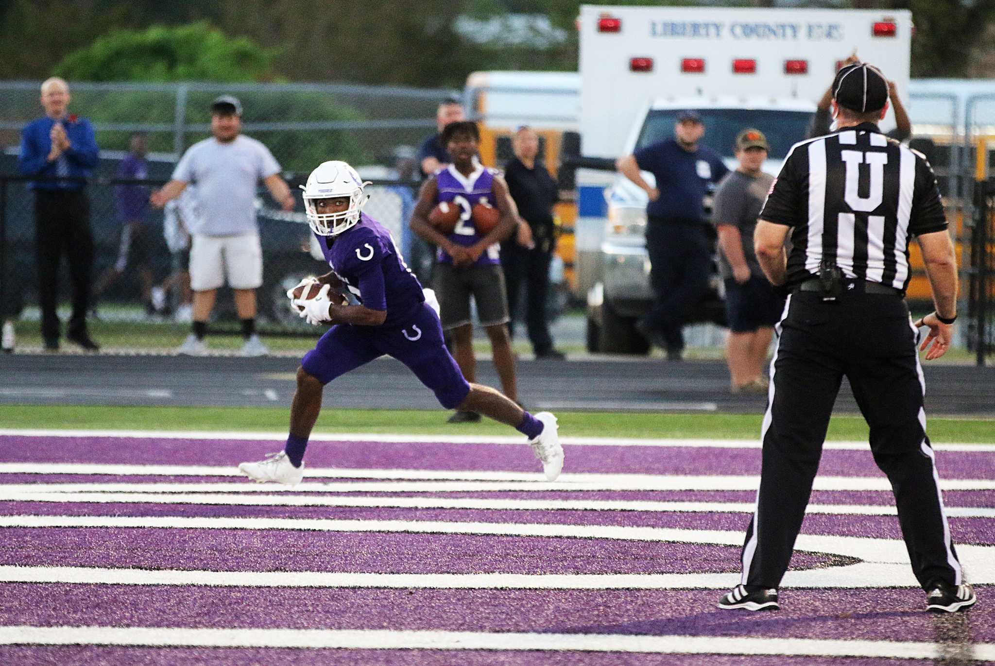 Broncos secure 2-0 record in district with win, 28-20