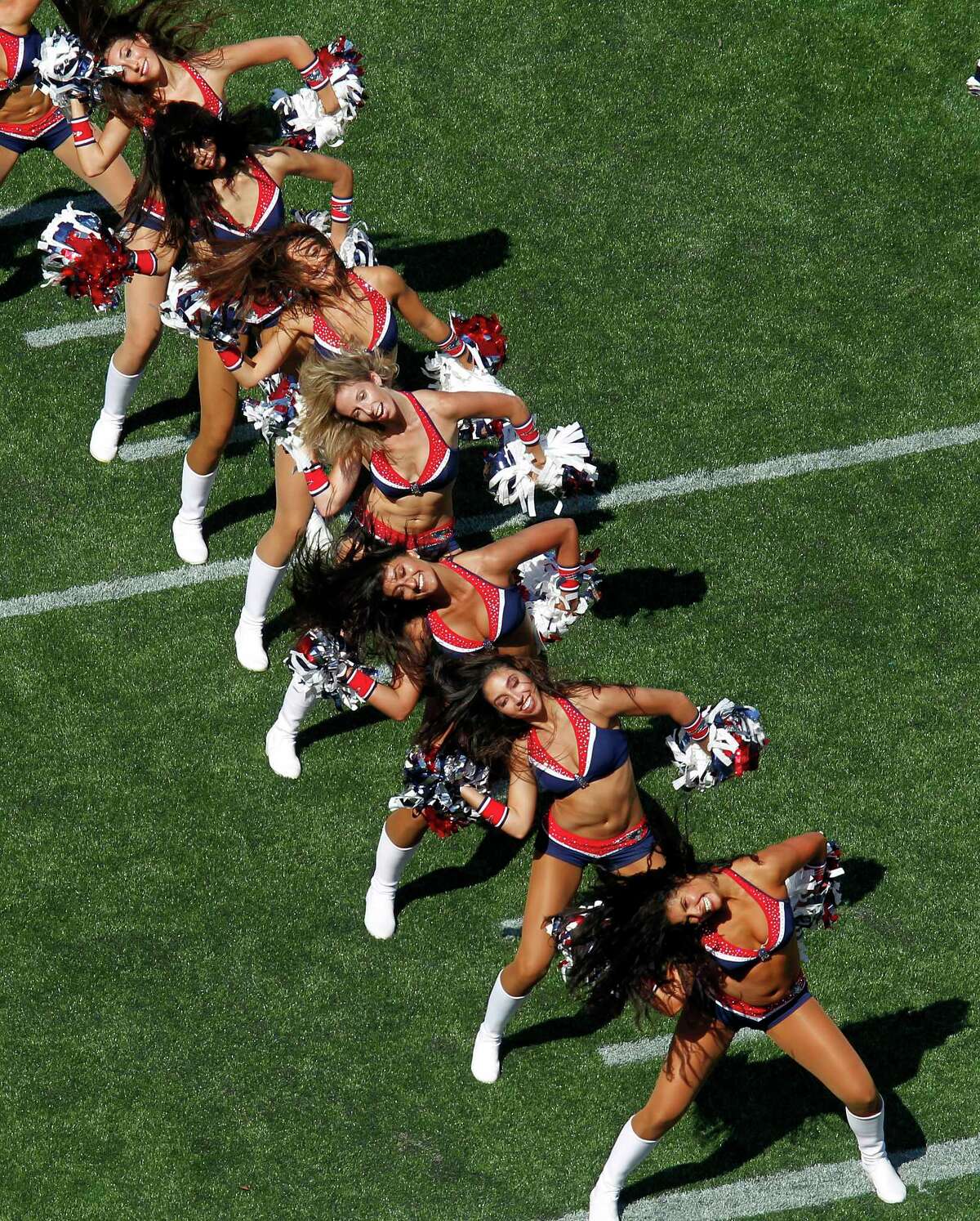 NFL cheerleaders from Week 3