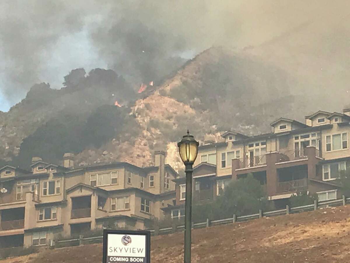 Residents post photos, video of Oakland Hills fire as homes are threatened