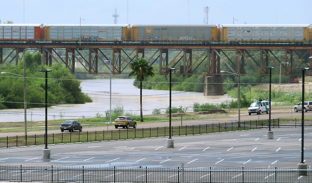 Flood warning issued by NWS for Rio Grande in Laredo and Webb County