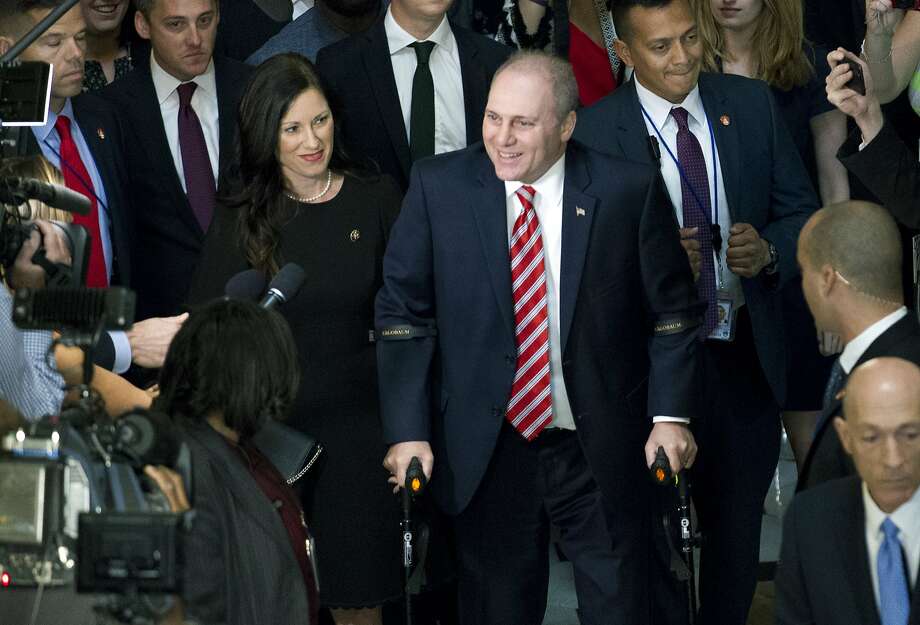 Wounded Scalise returns to Capitol to bipartisan cheers - SFGate