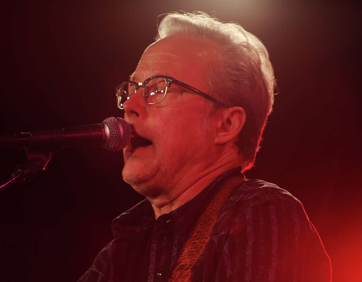 Radney Foster sings the praises of the short story