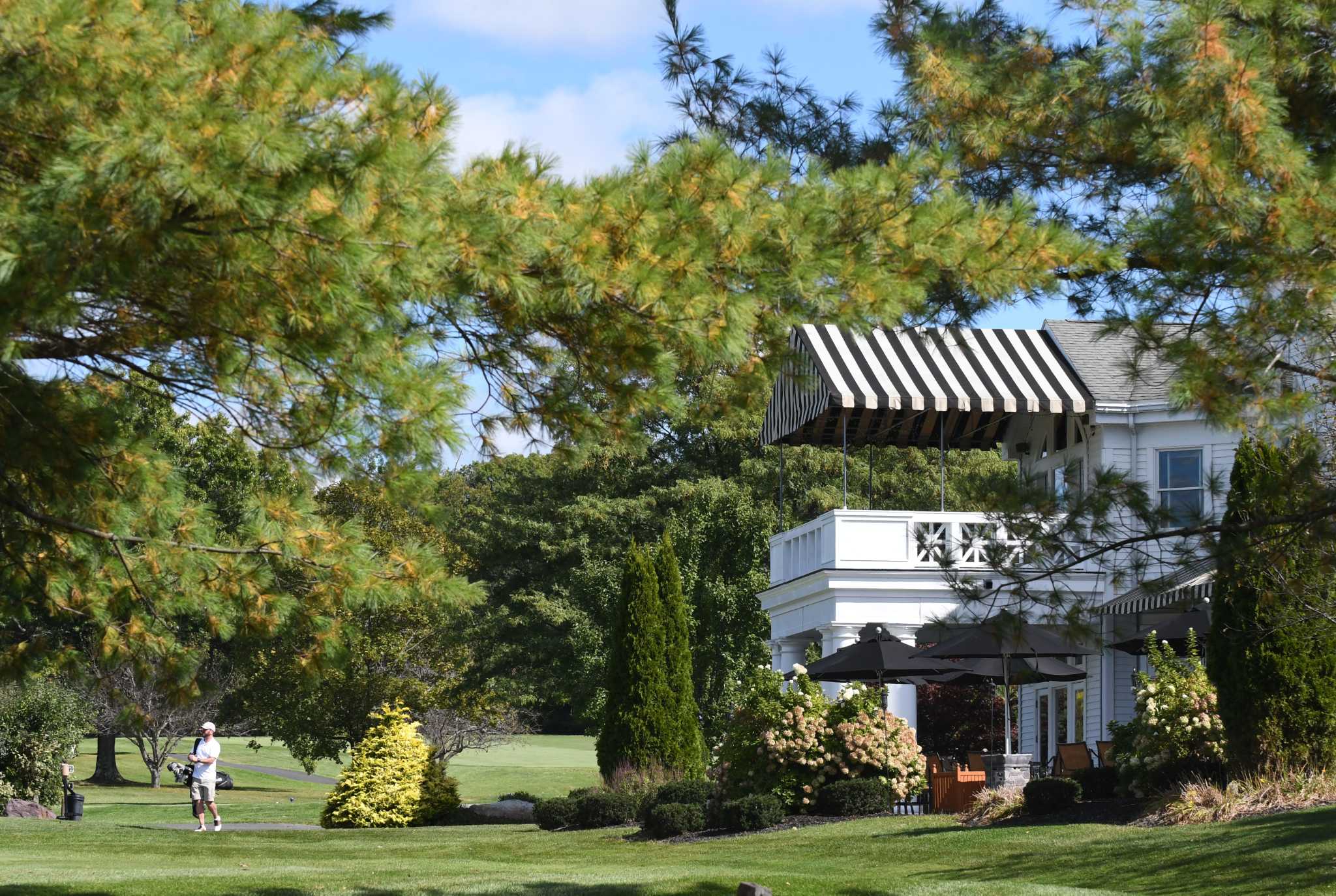 Rexford's Edison Club eyes homes on fairway to stay viable