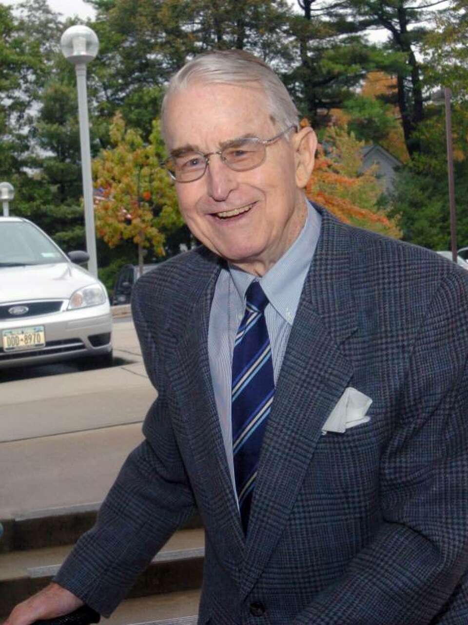 Prescott Bush Jr., brother and uncle to presidents, dies at 87