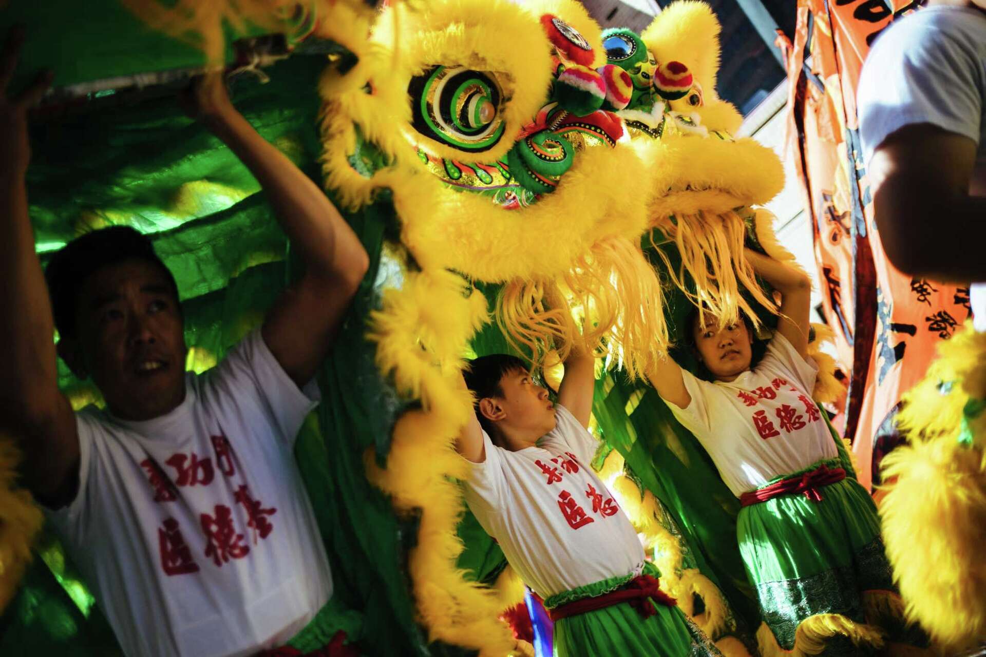 Autumn Moon Festival brings crowds to Chinatown’s Grant Avenue in SF