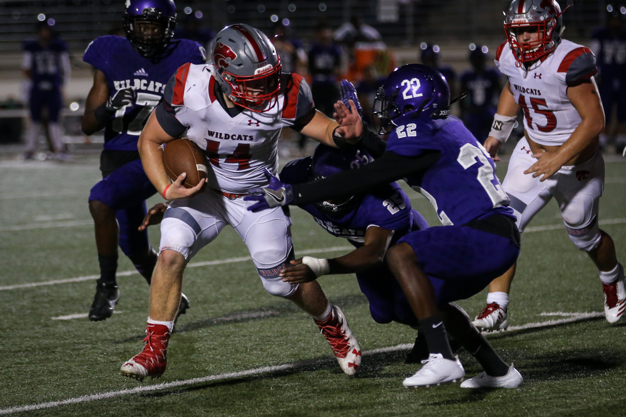 FOOTBALL: Splendora scores late touchdown to beat Humble