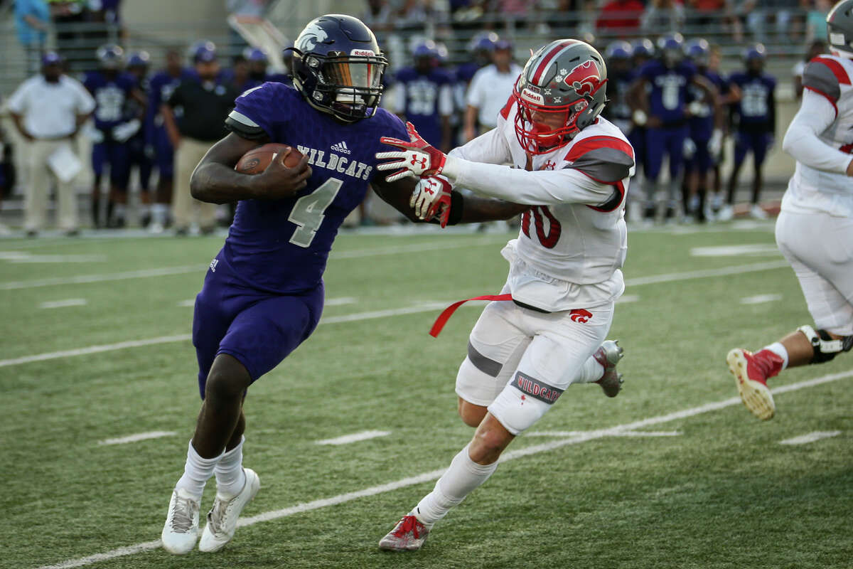 FOOTBALL: Splendora scores late touchdown to beat Humble