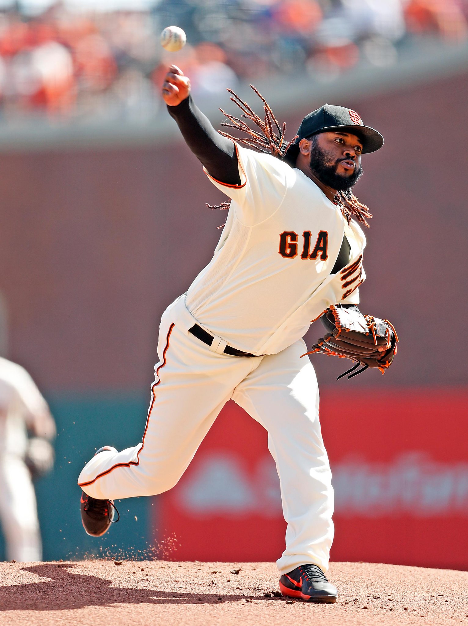 Johnny Cueto, who can opt out, kids about whether he’ll return to Giants