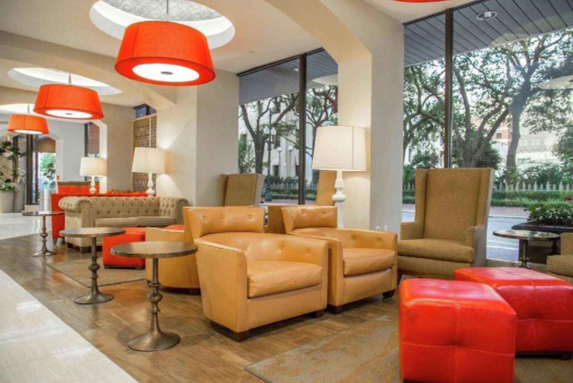 5 reasons to choose a hotel for the holidays
