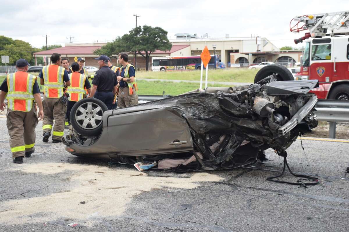 Woman in critical condition after rollover crash that closed U.S. 90 ...