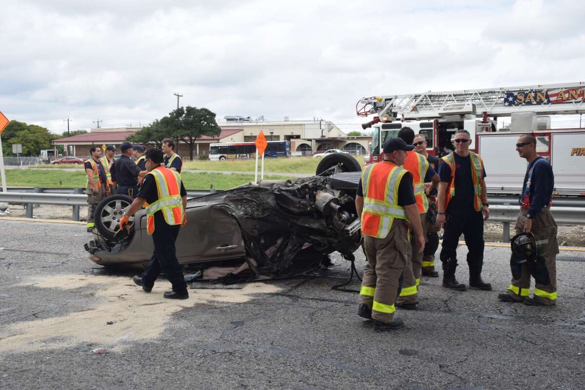 Woman in critical condition after rollover crash that closed U.S. 90 ...