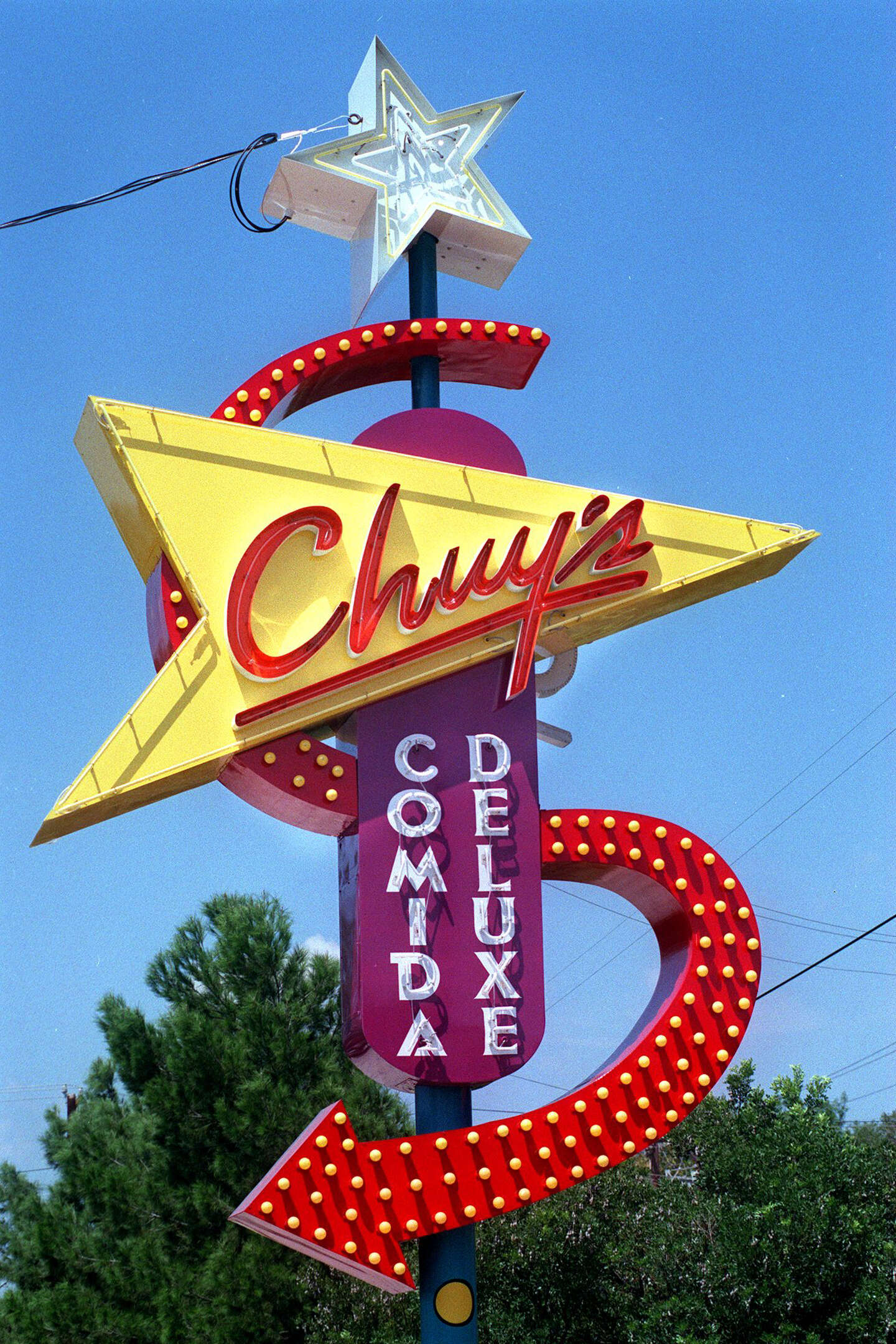 Retail Wrap: Chuy's signs lease for new location