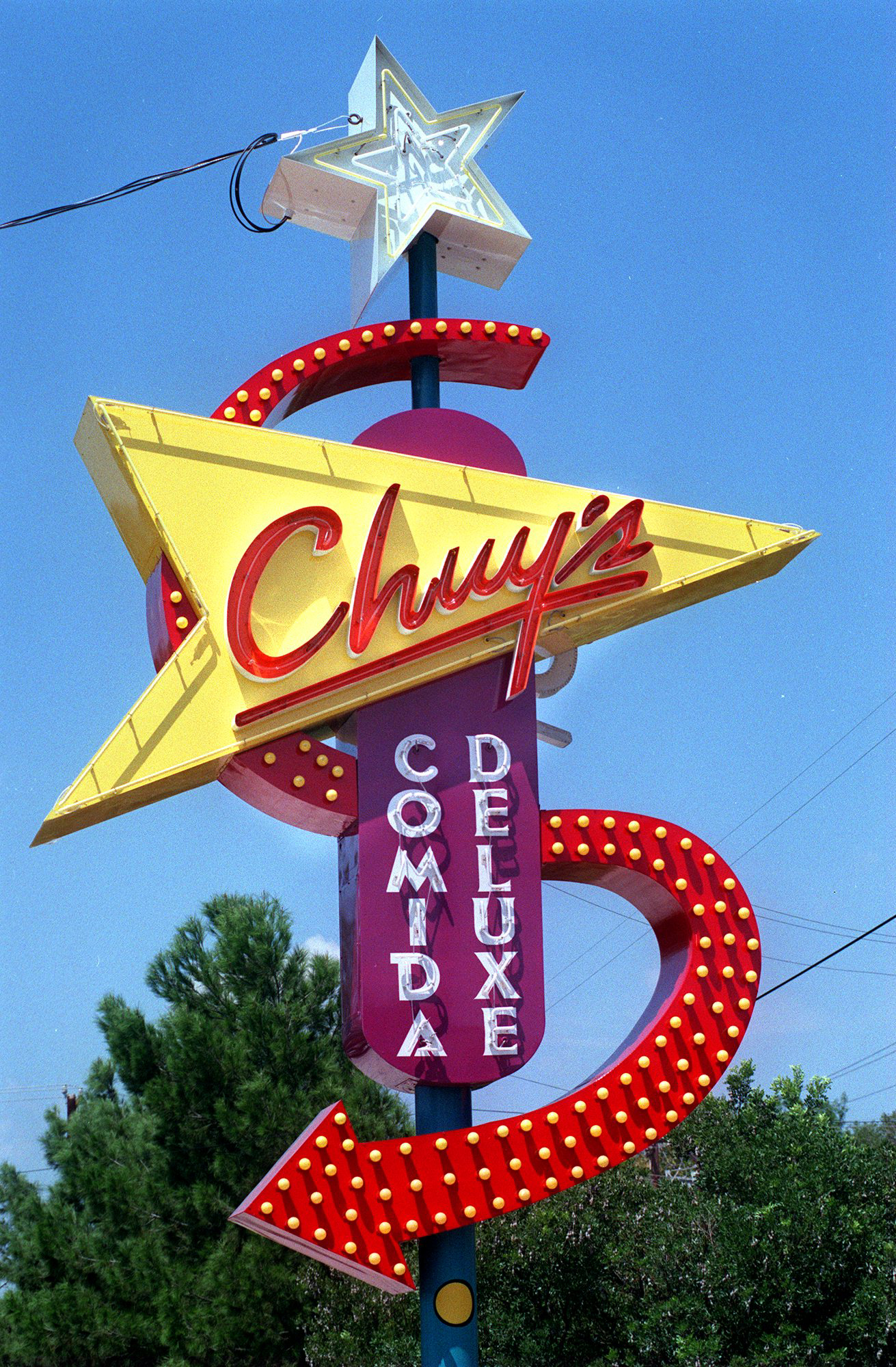 Retail Wrap: Chuy's signs lease for new location