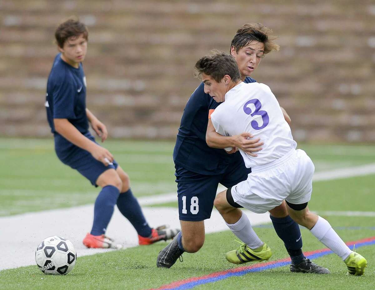 Staples boys soccer tops Westhill for 4th straight win