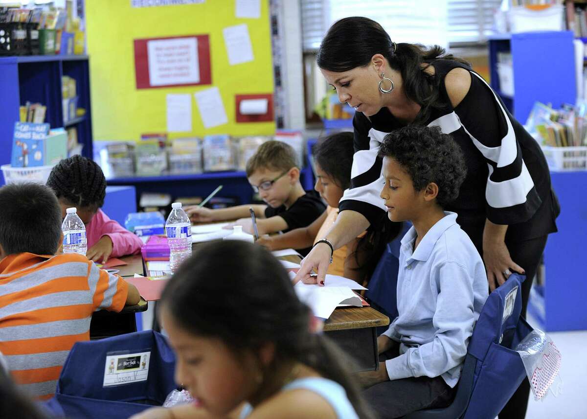 Danbury school wins Blue Ribbon award for closing achievement gap