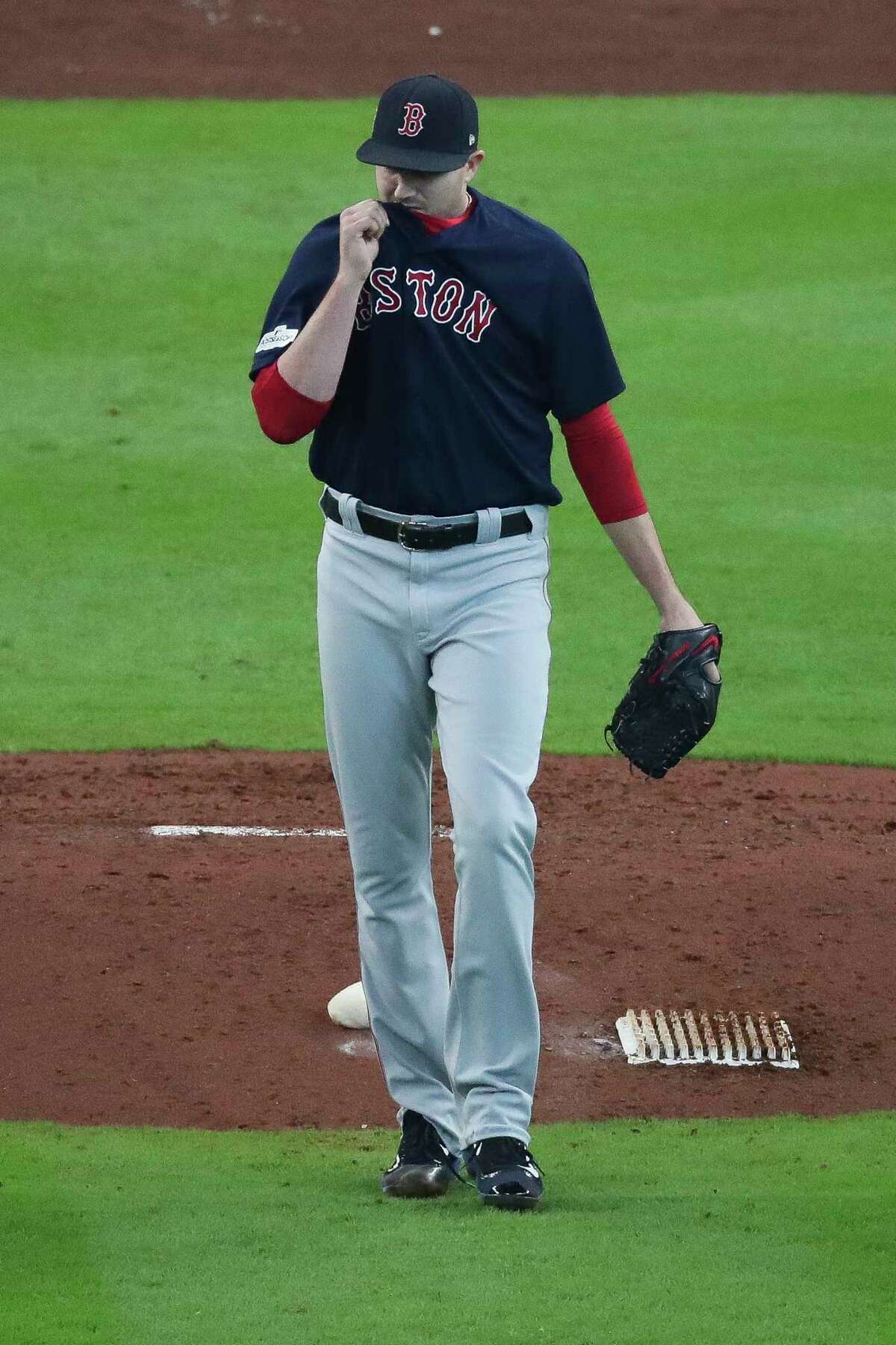 Red Sox outfielder Mookie Betts expected to play in Game 3