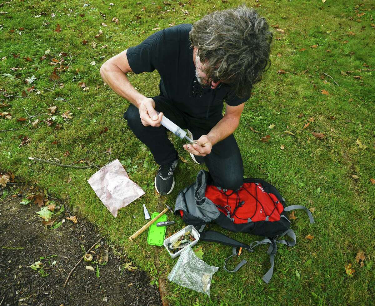 Artist hides sculptures in Stamford